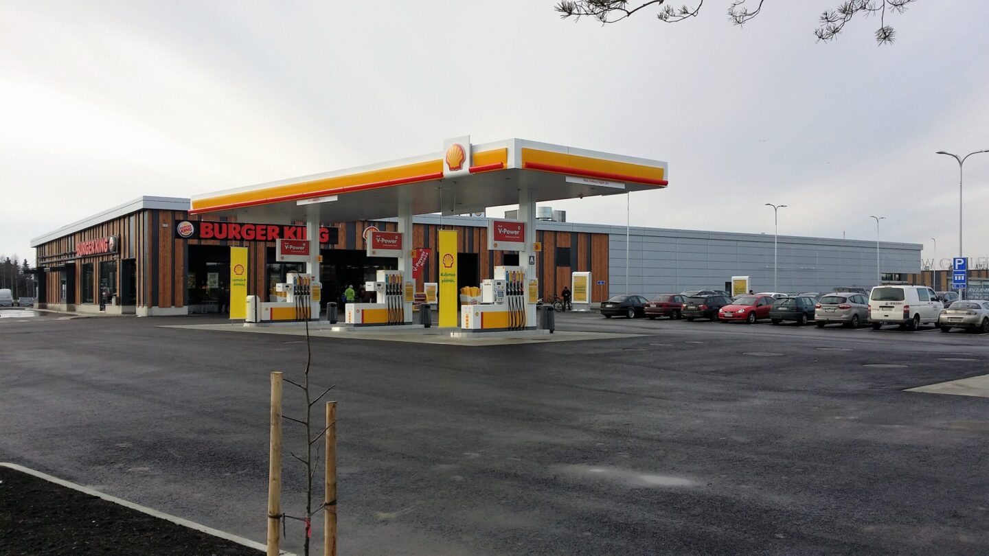 Burger King and Shell celebrated the opening of the store in Vaasa ...